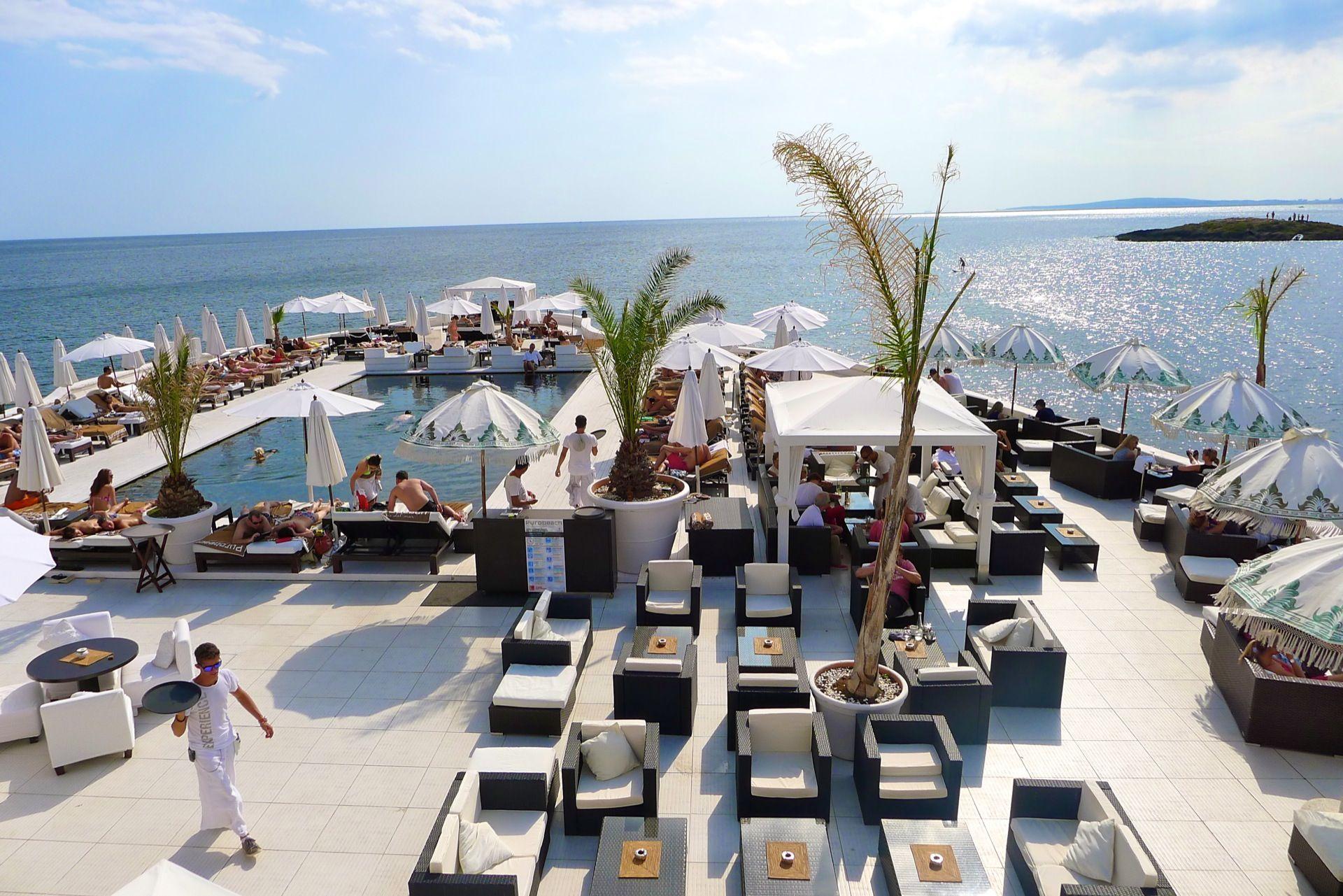 Our Guide to Top Beach Clubs in Mallorca to visit during your holidays ...